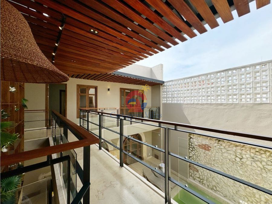 4 BDRM Renovated Colonial House with Panoramic Roof Terrace | 2.289.000 ...